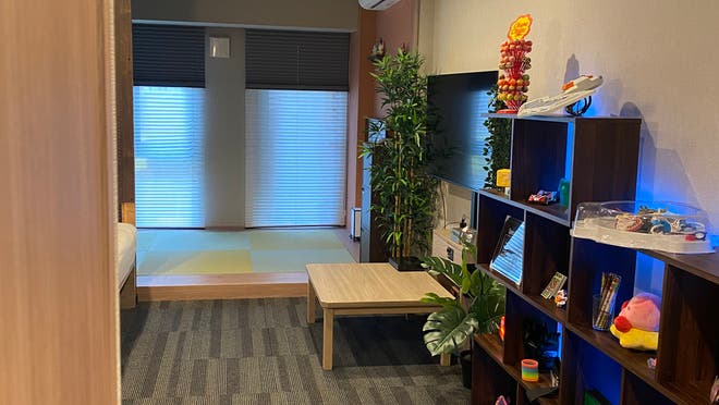 【オトナ帝国基地】浅草橋徒歩2分🚉懐かしゲーム🎮やデュエル🃏、ゴーシュート🐲、大型TV映像鑑賞📺を楽しもう!(27畳)の写真10