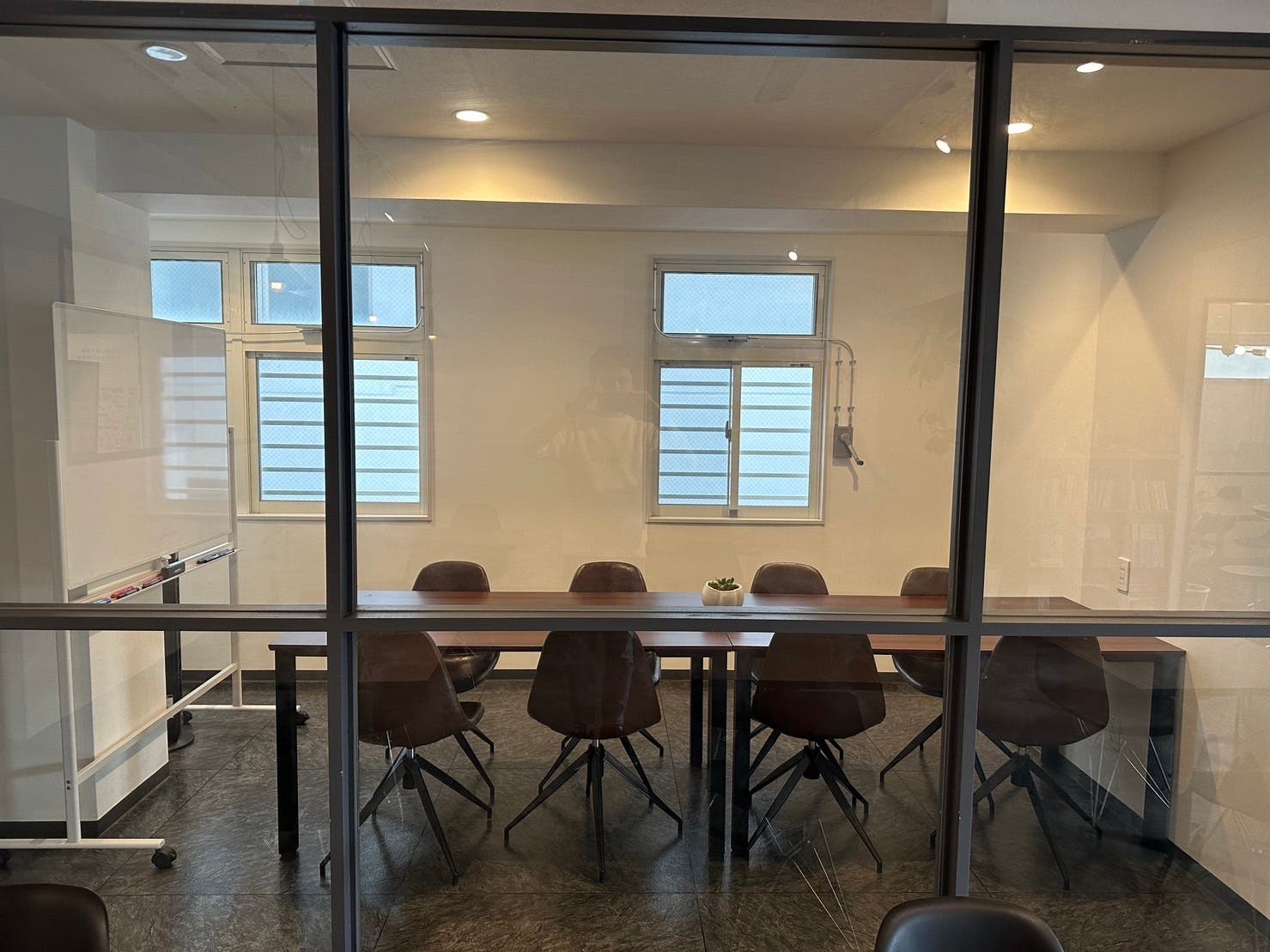 那覇市丨古島・おもろまち近く丨会議室（最大10名）丨レンタルスペース丨無料駐車場ありの写真5