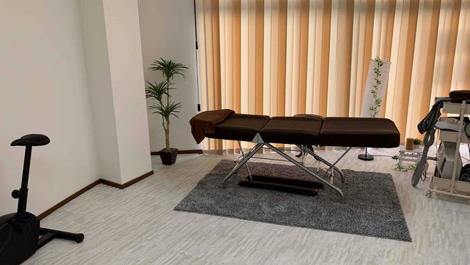 相澤病院から徒歩5分の好立地!おしゃれな人気のサロンを貸出!の写真2