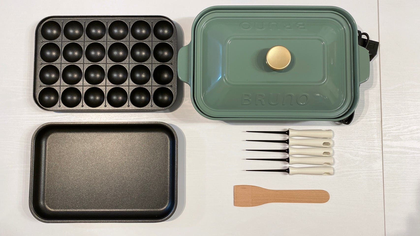 🐙２番人気🐙【BRUNOホットプレート(たこ焼き24個プレート有)】かわいいデザインホットプレートでインスタ映え間違いなし！の画像1