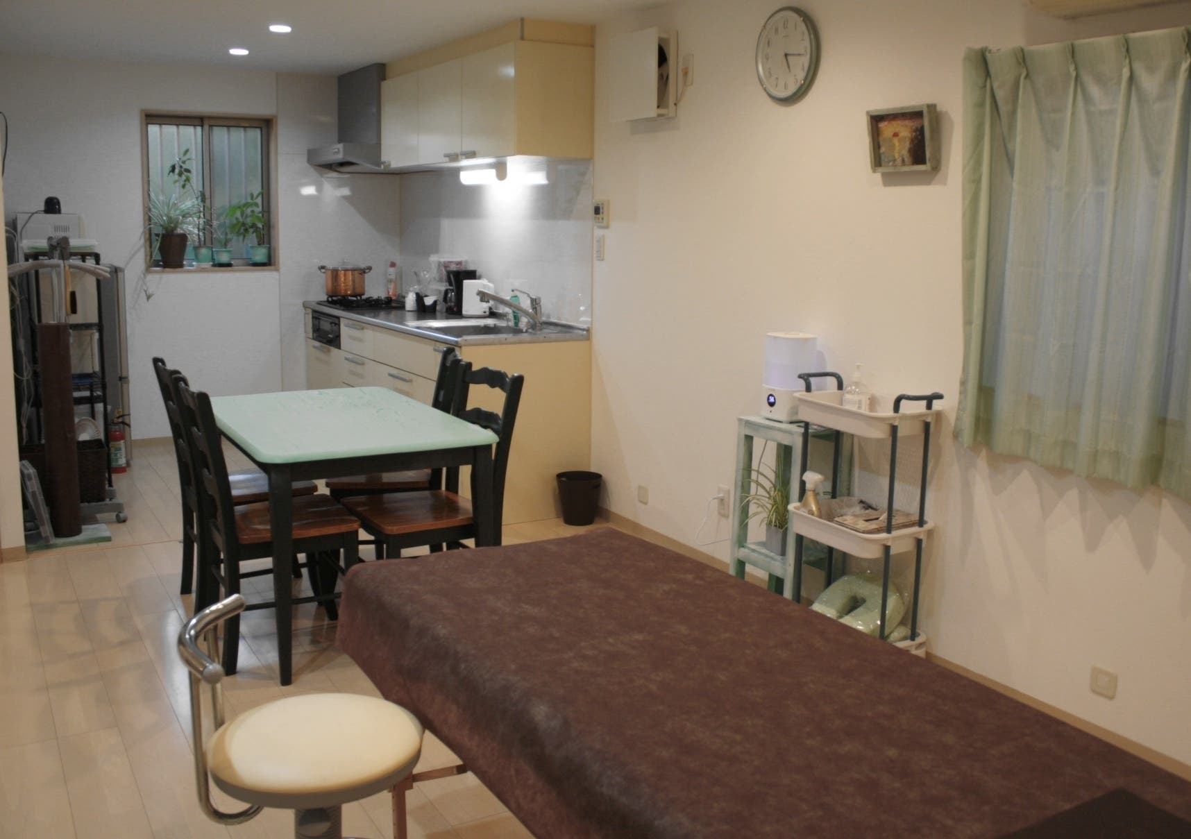 【女性限定】 エステ・ネイル・リラクゼーション・占い・着付け等の短期出店に最適な隠れ家風レンタルスペースの写真10