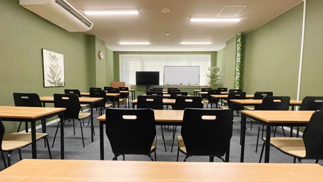 【静岡駅徒歩5分・34名着席可・無料WiFiあり】貸し会議室UNIELL 静岡駅北口 研修 講演 セミナー ヨガの写真1