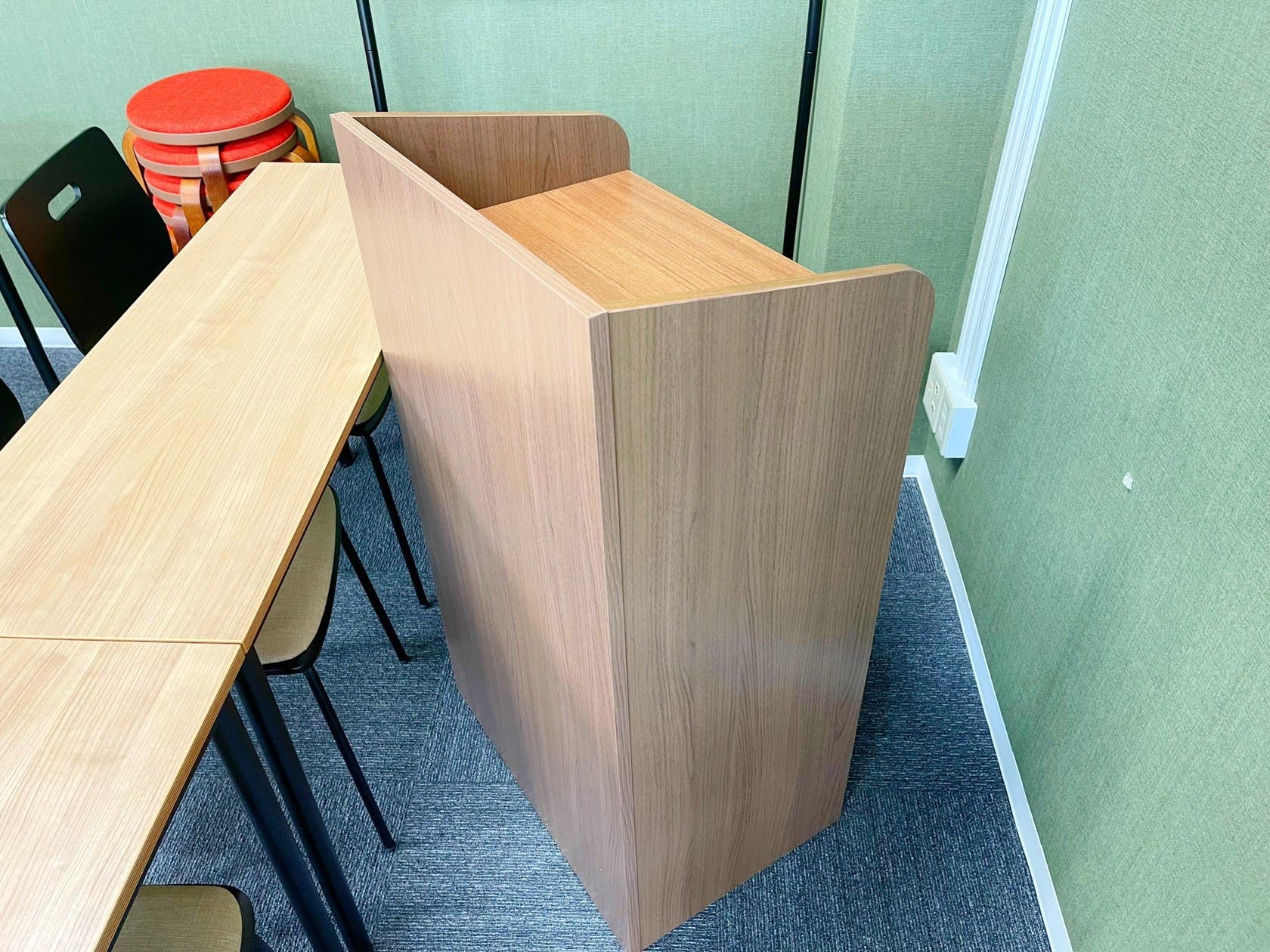 【静岡駅徒歩5分・34名着席可・無料WiFiあり】貸し会議室UNIELL 静岡駅北口 研修 講演 セミナー  ヨガの写真12