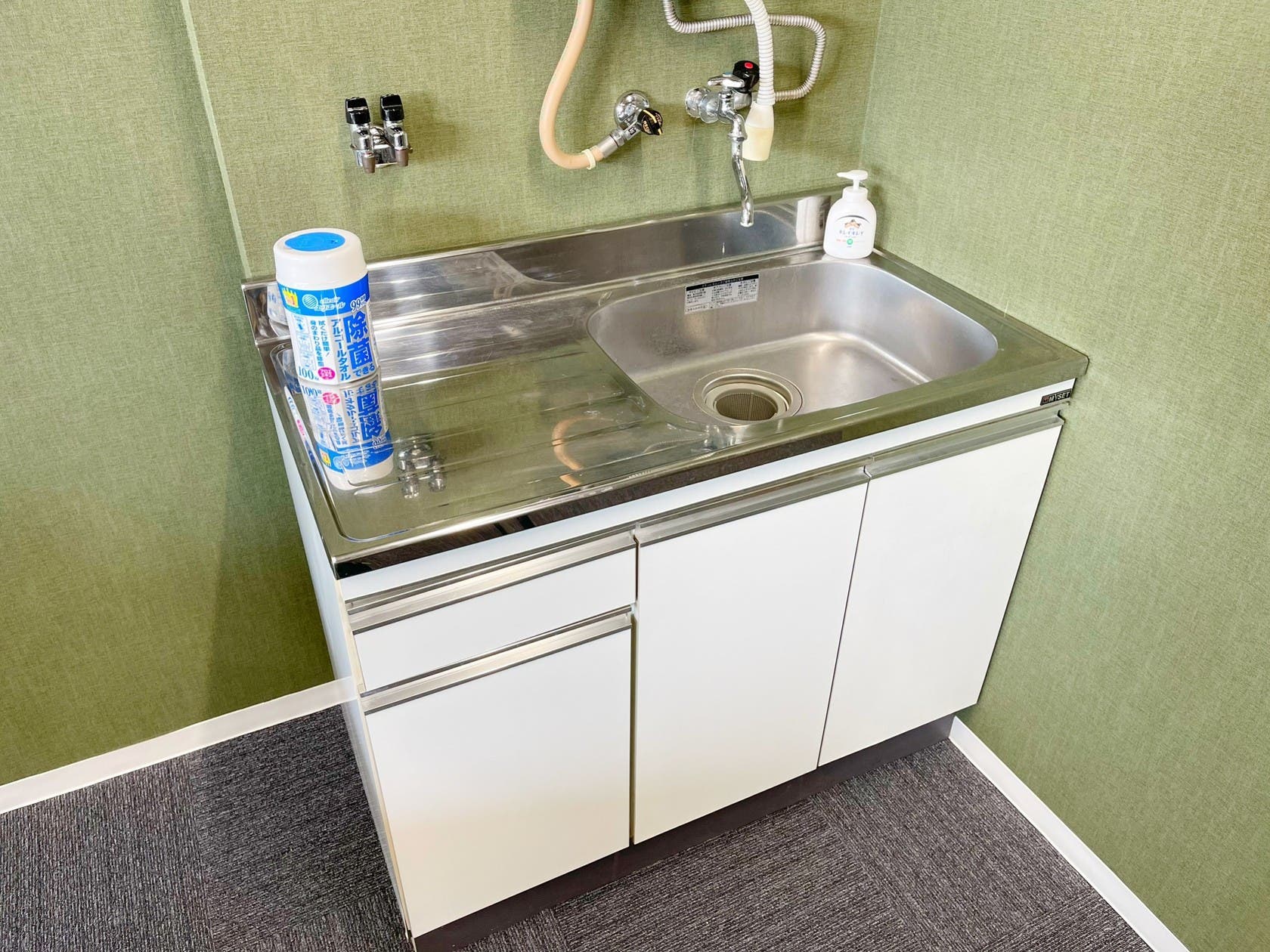 【静岡駅徒歩5分・34名着席可・無料WiFiあり】貸し会議室UNIELL 静岡駅北口 研修 講演 セミナー  ヨガの写真13