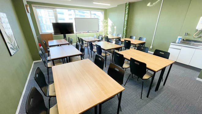 【静岡駅徒歩5分・34名着席可・無料WiFiあり】貸し会議室UNIELL 静岡駅北口 研修 講演 セミナー ヨガの写真14