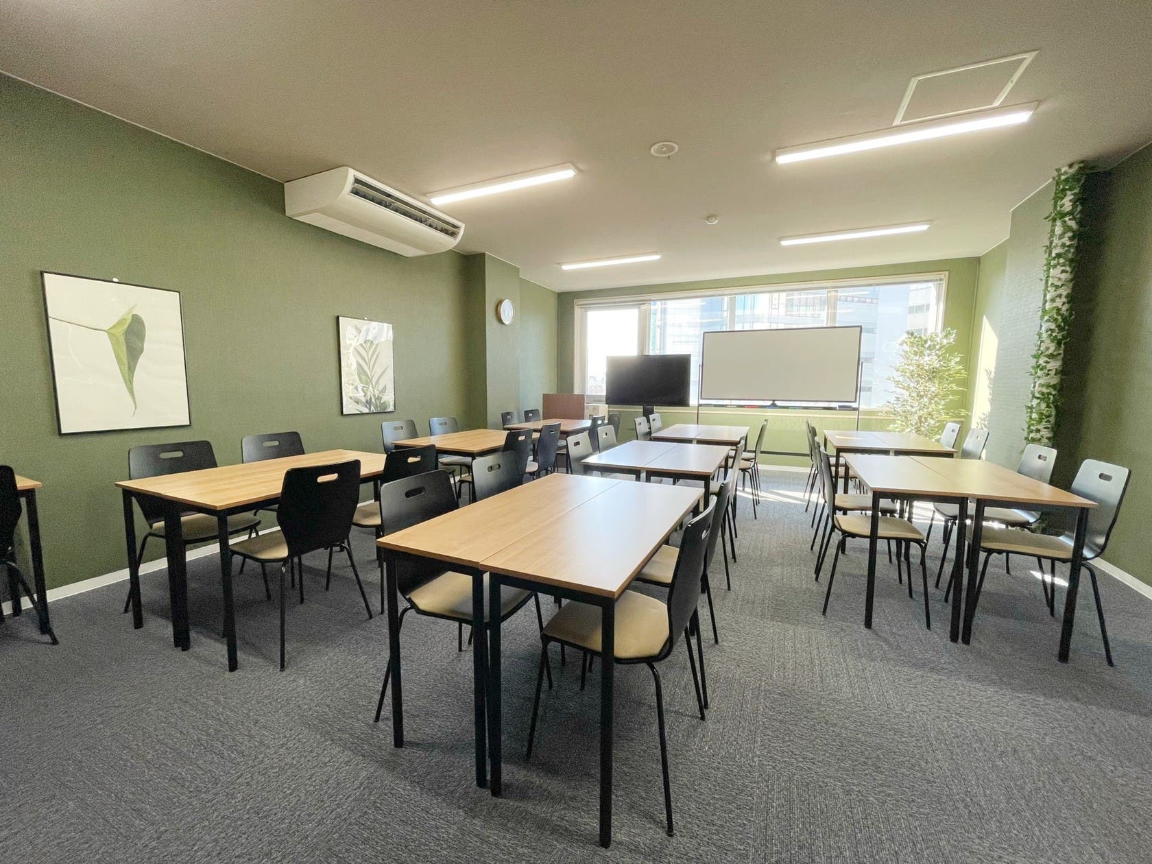 【静岡駅徒歩5分・34名着席可・無料WiFiあり】貸し会議室UNIELL 静岡駅北口 研修 講演 セミナー  ヨガの写真15