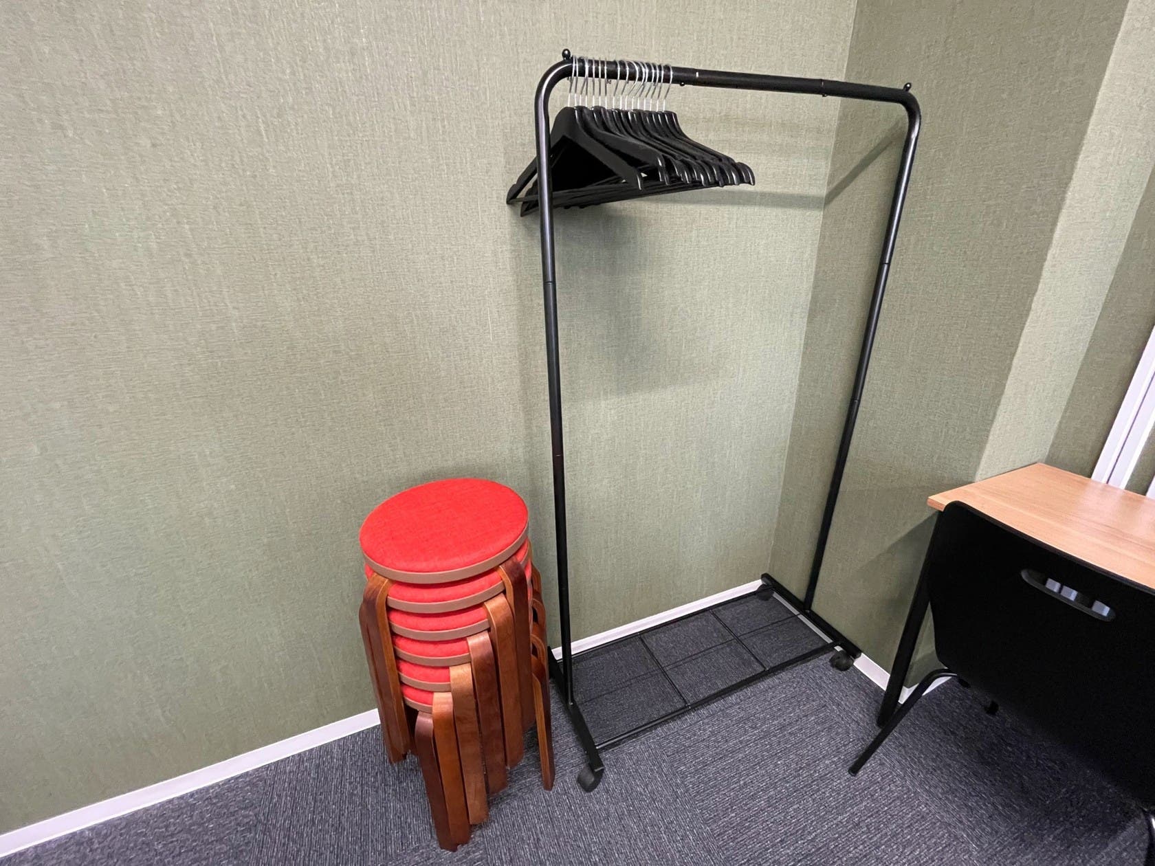 【静岡駅徒歩5分・34名着席可・無料WiFiあり】貸し会議室UNIELL 静岡駅北口 研修 講演 セミナー  ヨガの写真17