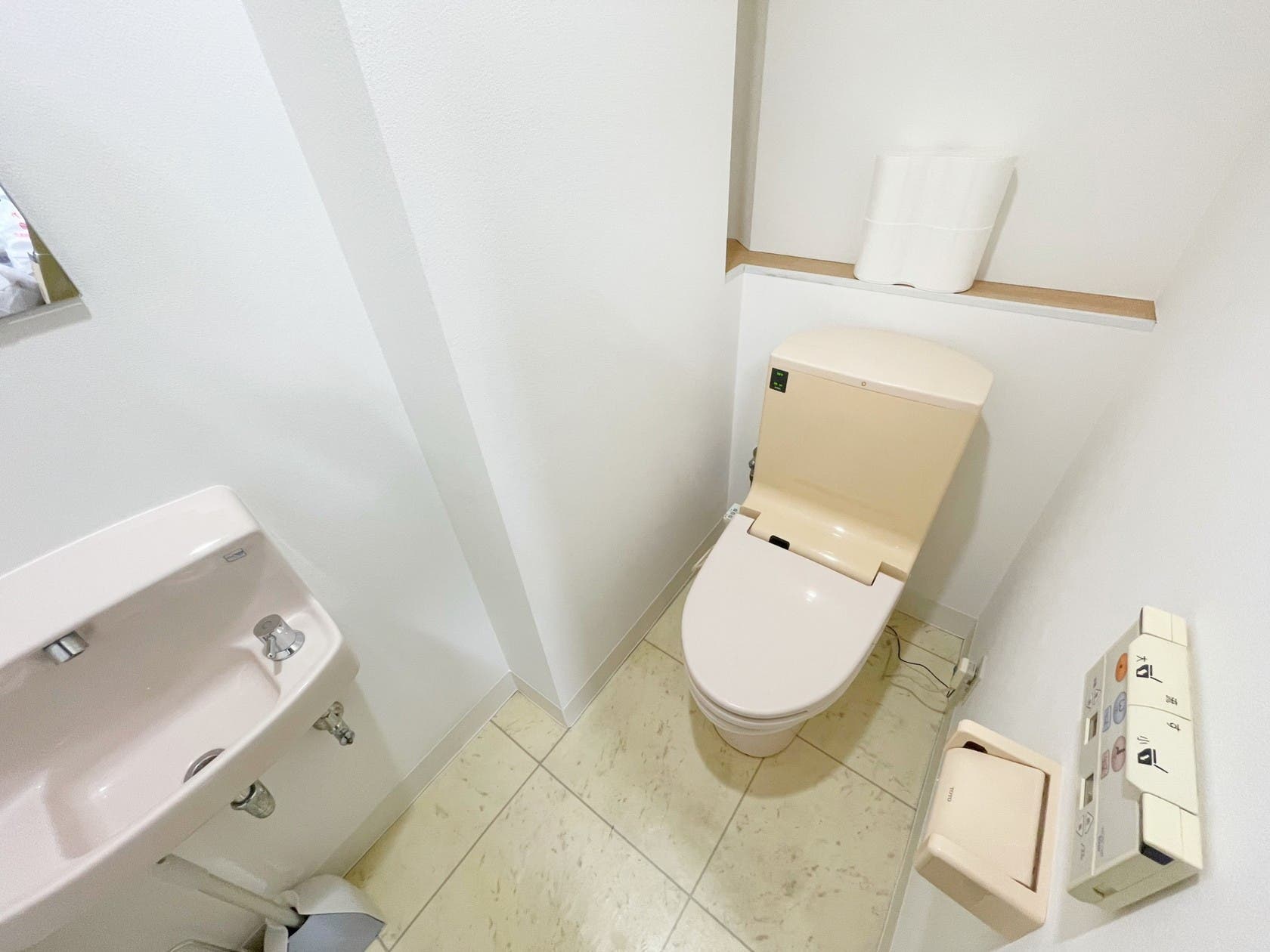 【静岡駅徒歩5分・34名着席可・無料WiFiあり】貸し会議室UNIELL 静岡駅北口 研修 講演 セミナー  ヨガの写真18