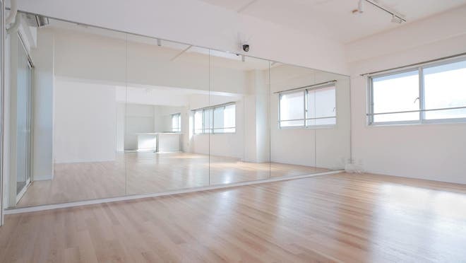当日予約で10%おトク✨天神駅8分|ダンス・ヨガ・撮影にピッタリ!広くて清潔感のあるレンタルスタジオの写真4