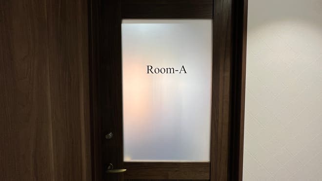 田町駅徒歩2分!モニター付完全個室の会議室!【RoomA(6名会議室)】の写真3