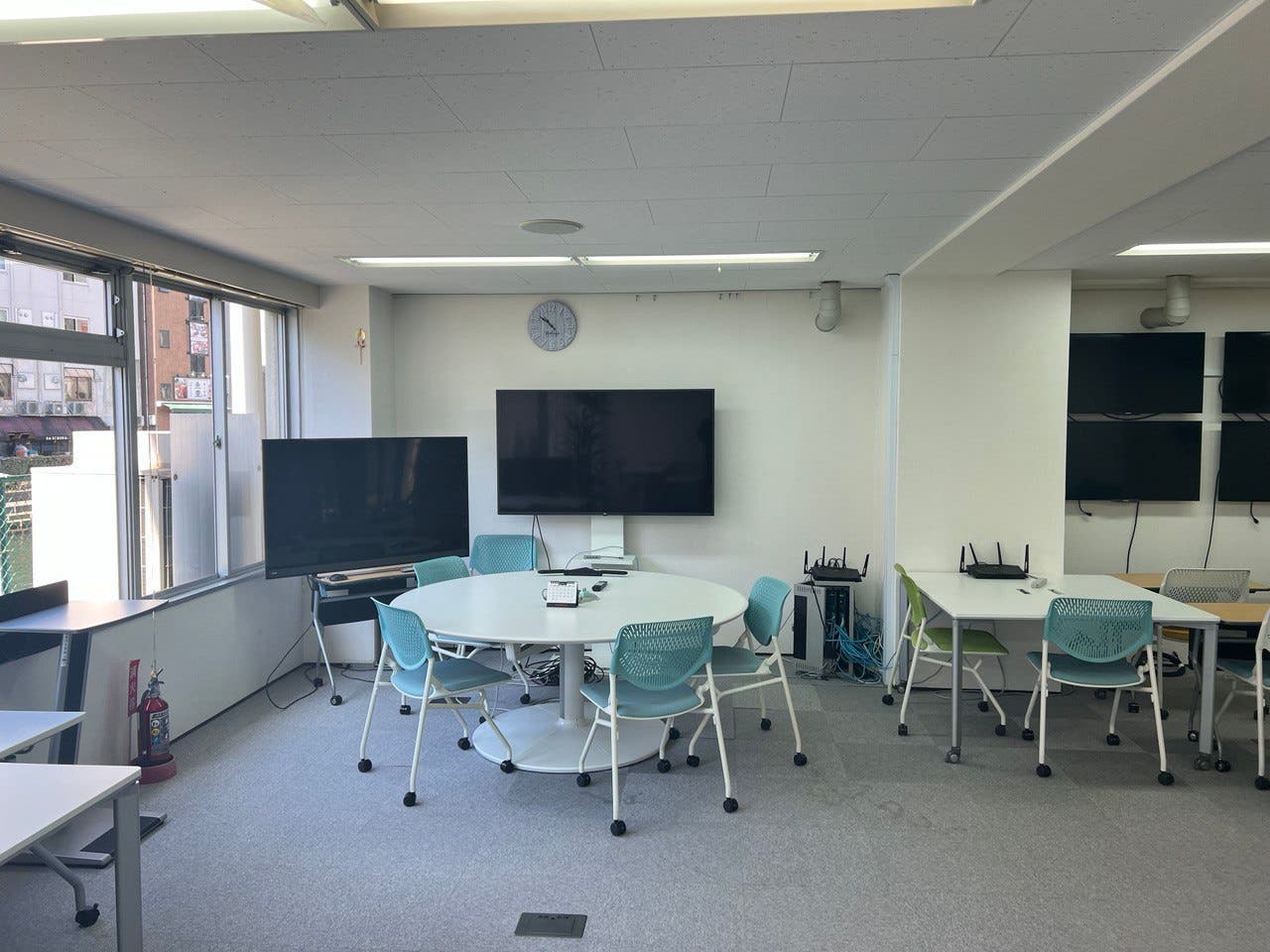 【八丁堀・茅場町】事前見学OK!前日搬入OK！セミナーやハッカソン、イベントで利用できる東京駅から徒歩15分の会議室の写真5