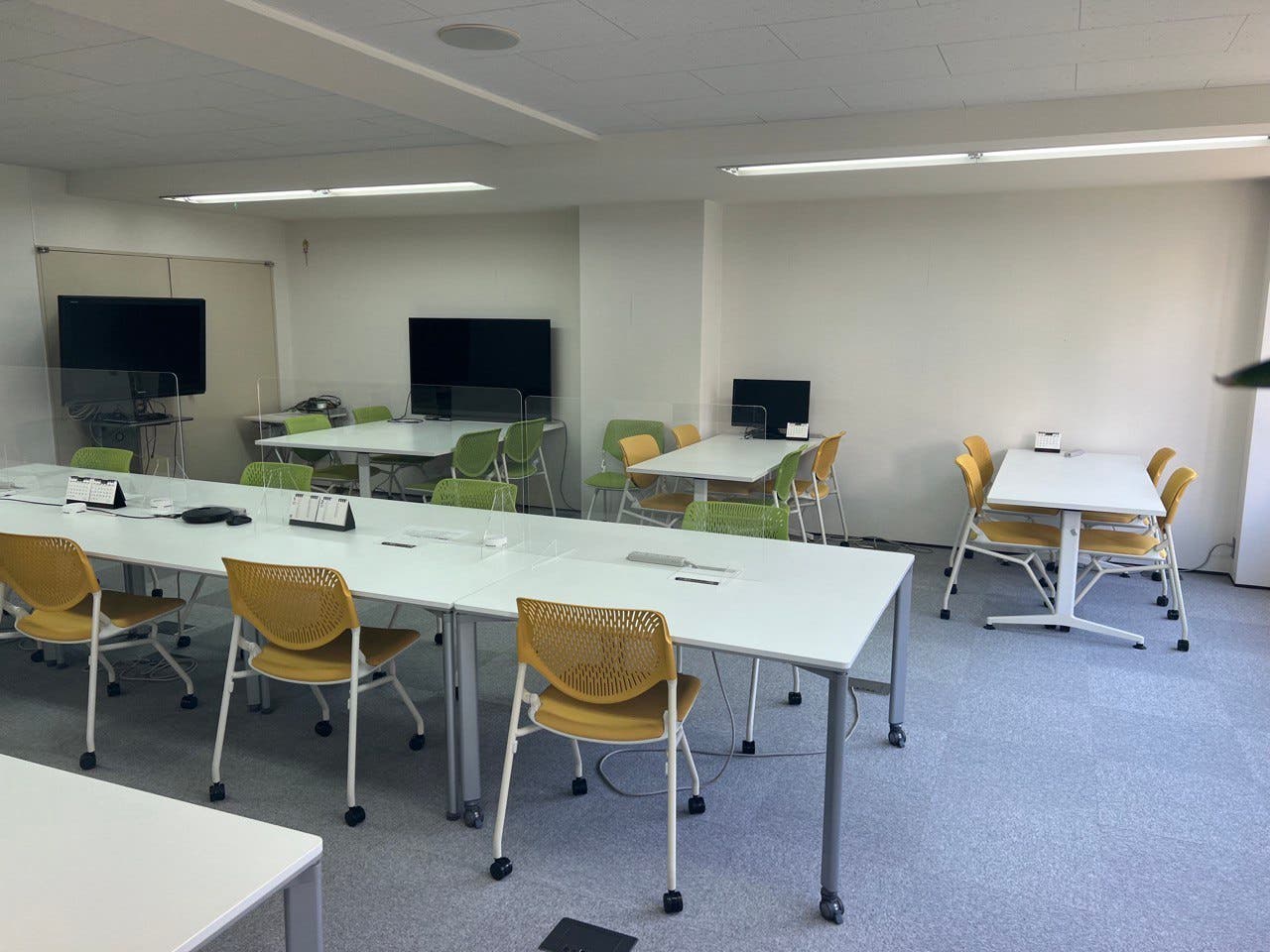 【八丁堀・茅場町】事前見学OK!前日搬入OK！セミナーやハッカソン、イベントで利用できる東京駅から徒歩15分の会議室の写真8