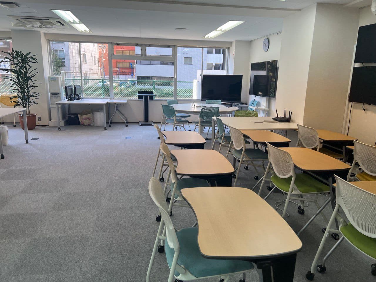 【八丁堀・茅場町】事前見学OK!前日搬入OK！セミナーやハッカソン、イベントで利用できる東京駅から徒歩15分の会議室の写真11