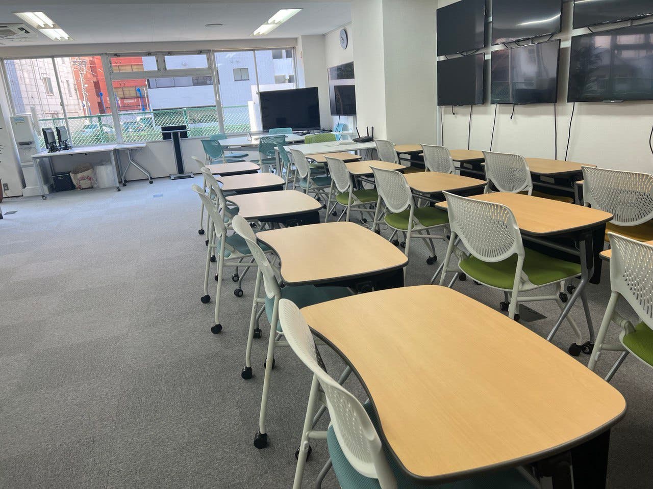 【八丁堀・茅場町】事前見学OK!前日搬入OK！セミナーやハッカソン、イベントで利用できる東京駅から徒歩15分の会議室の写真12