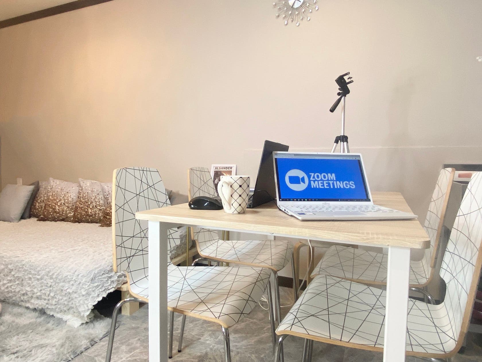 ≪シルビア駅前≫高速WIFI/大型モニター/120インチスクリーン/各種充電器/完全個室の写真3