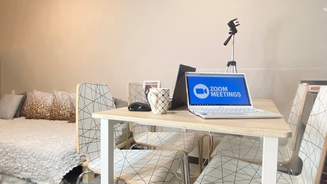 ≪シルビア駅前≫高速WIFI/大型モニター/120インチスクリーン/各種充電器/完全個室の写真3