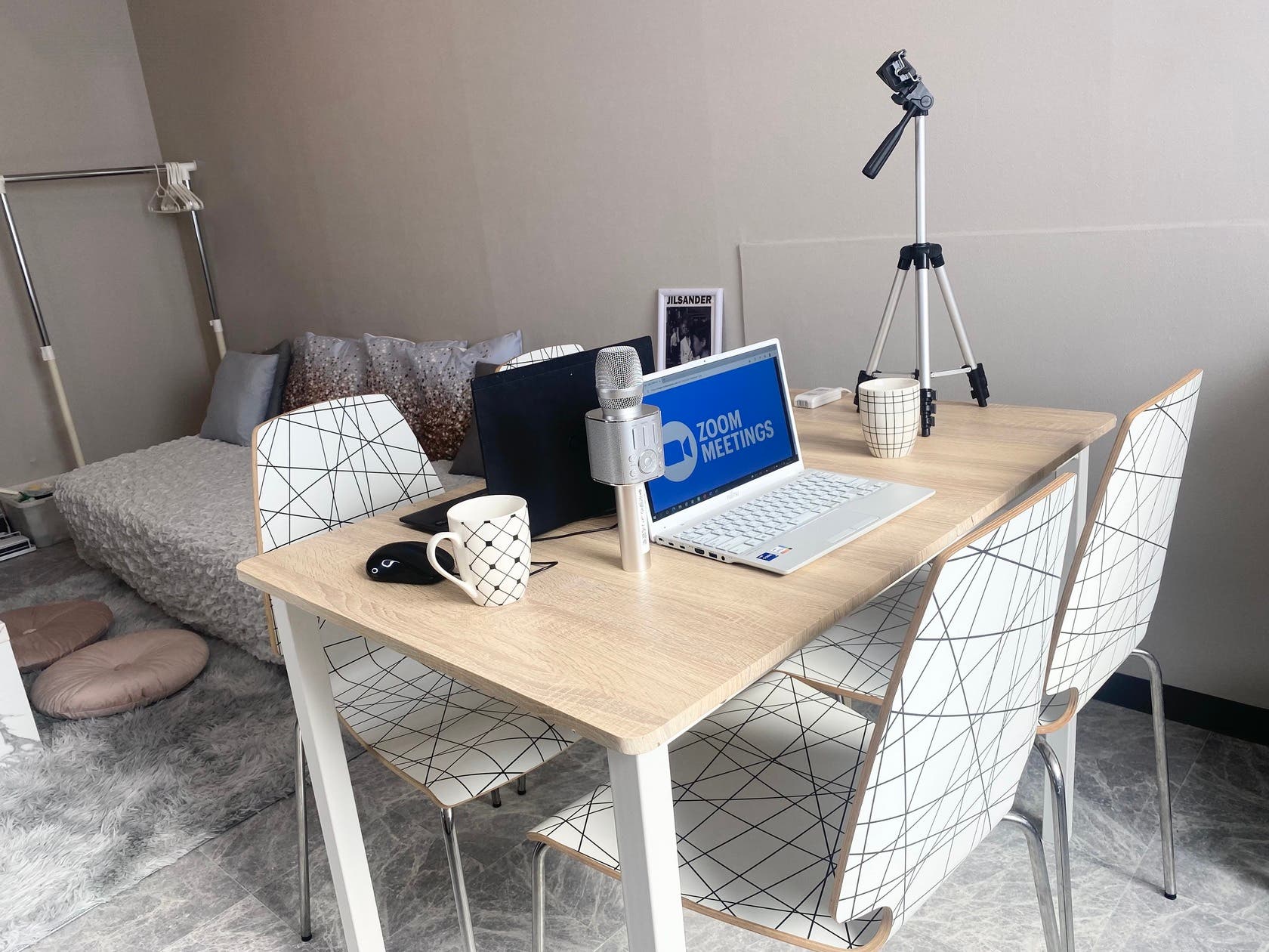 ≪シルビア駅前≫高速WIFI/大型モニター/120インチスクリーン/各種充電器/完全個室の写真4