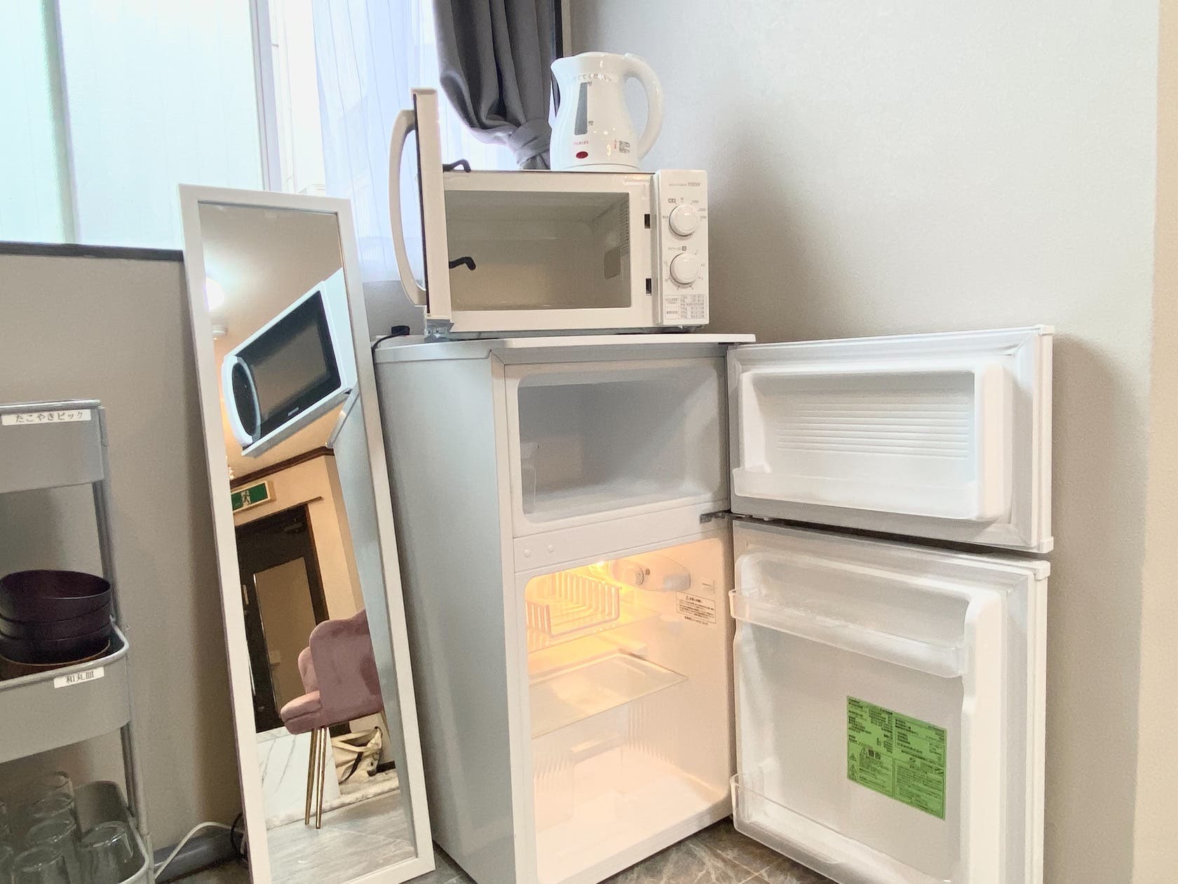 ≪シルビア駅前≫高速WIFI/大型モニター/120インチスクリーン/各種充電器/完全個室の写真6