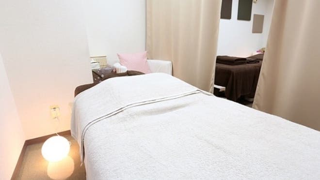 新宿駅直結で好アクセス!完全個室のリラクゼーションサロンの写真1