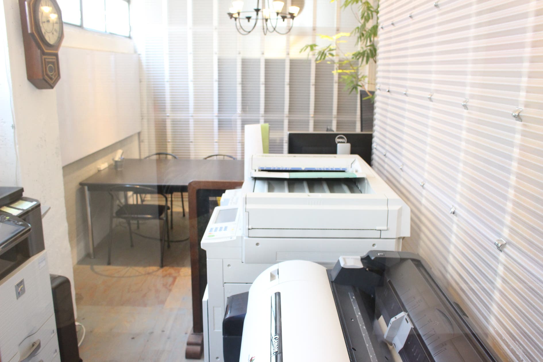 《四条烏丸から徒歩5分》カジュアルなコワーキングスペースの会議室の写真5