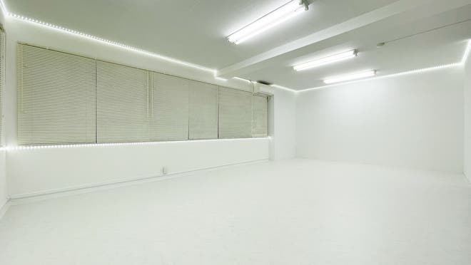 赤坂駅徒歩2分・撮影スタジオ・3.9m×6.9mの白バック・スタジオ面積撮58㎡・撮影用備品無料貸出し・令和5年3月オープン!の写真4