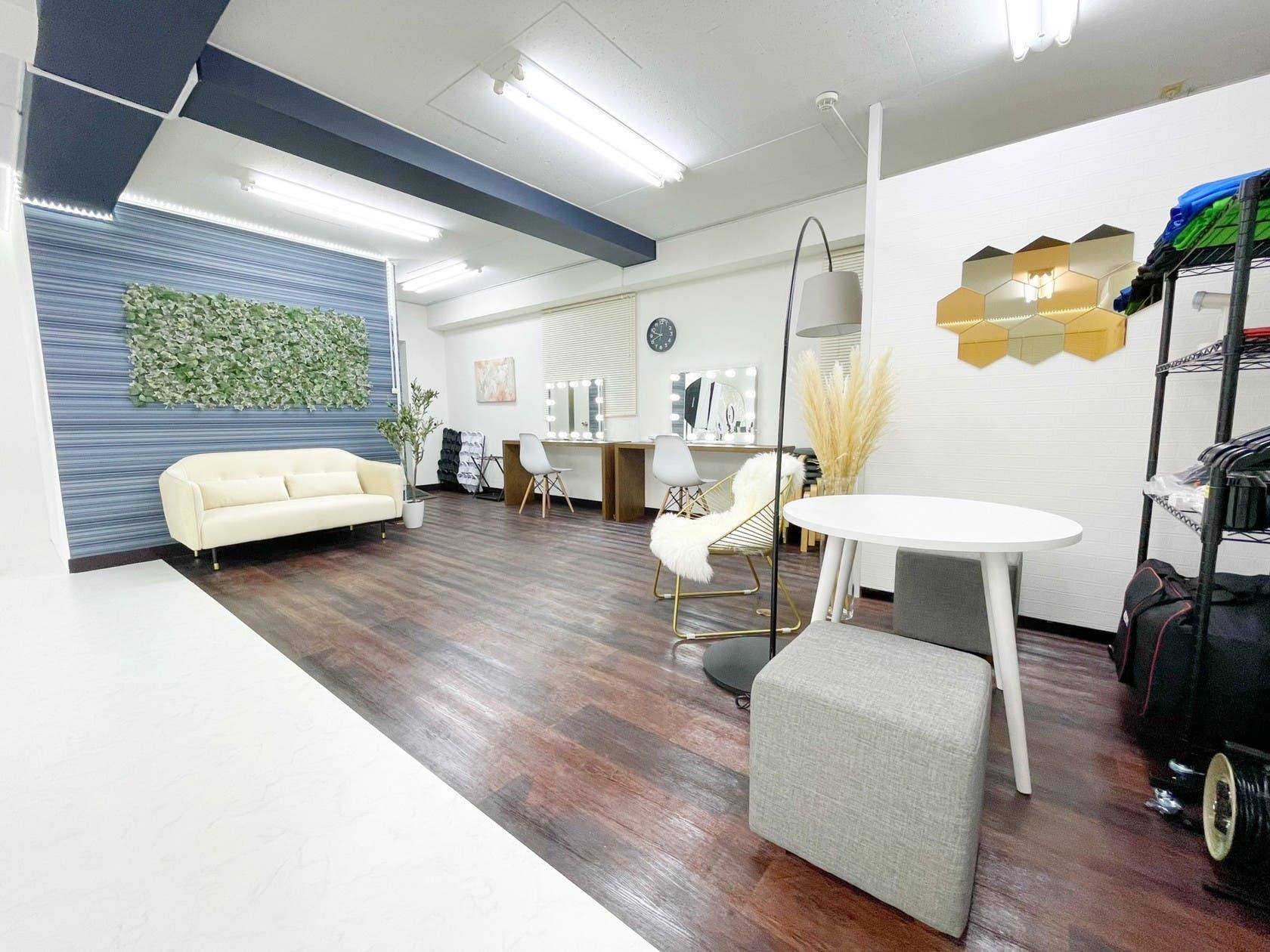 赤坂駅徒歩2分・撮影スタジオ・3.9ｍ×6.9ｍの白バック・スタジオ面積撮58㎡・撮影用備品無料貸出し・令和５年３月オープン！の写真10