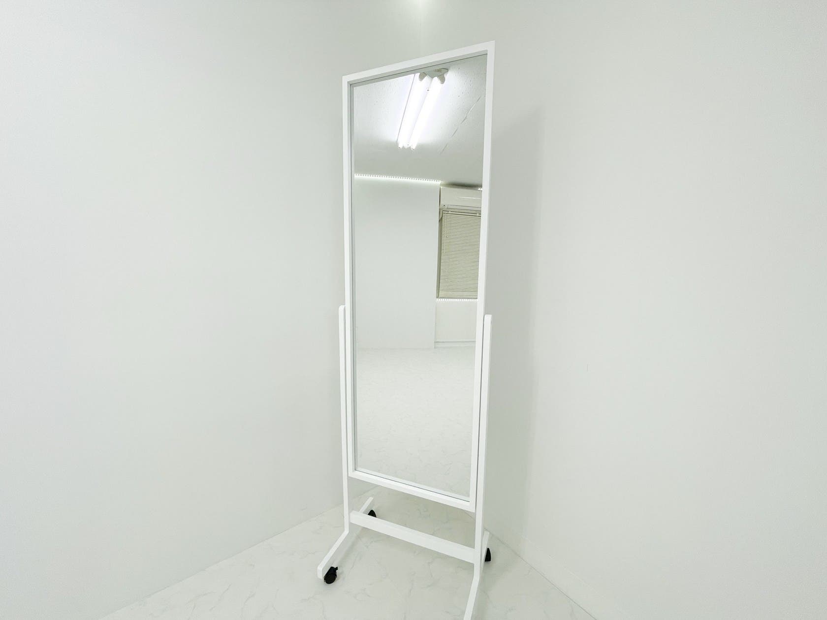 赤坂駅徒歩2分・撮影スタジオ・3.9ｍ×6.9ｍの白バック・スタジオ面積撮58㎡・撮影用備品無料貸出し・令和５年３月オープン！の写真16