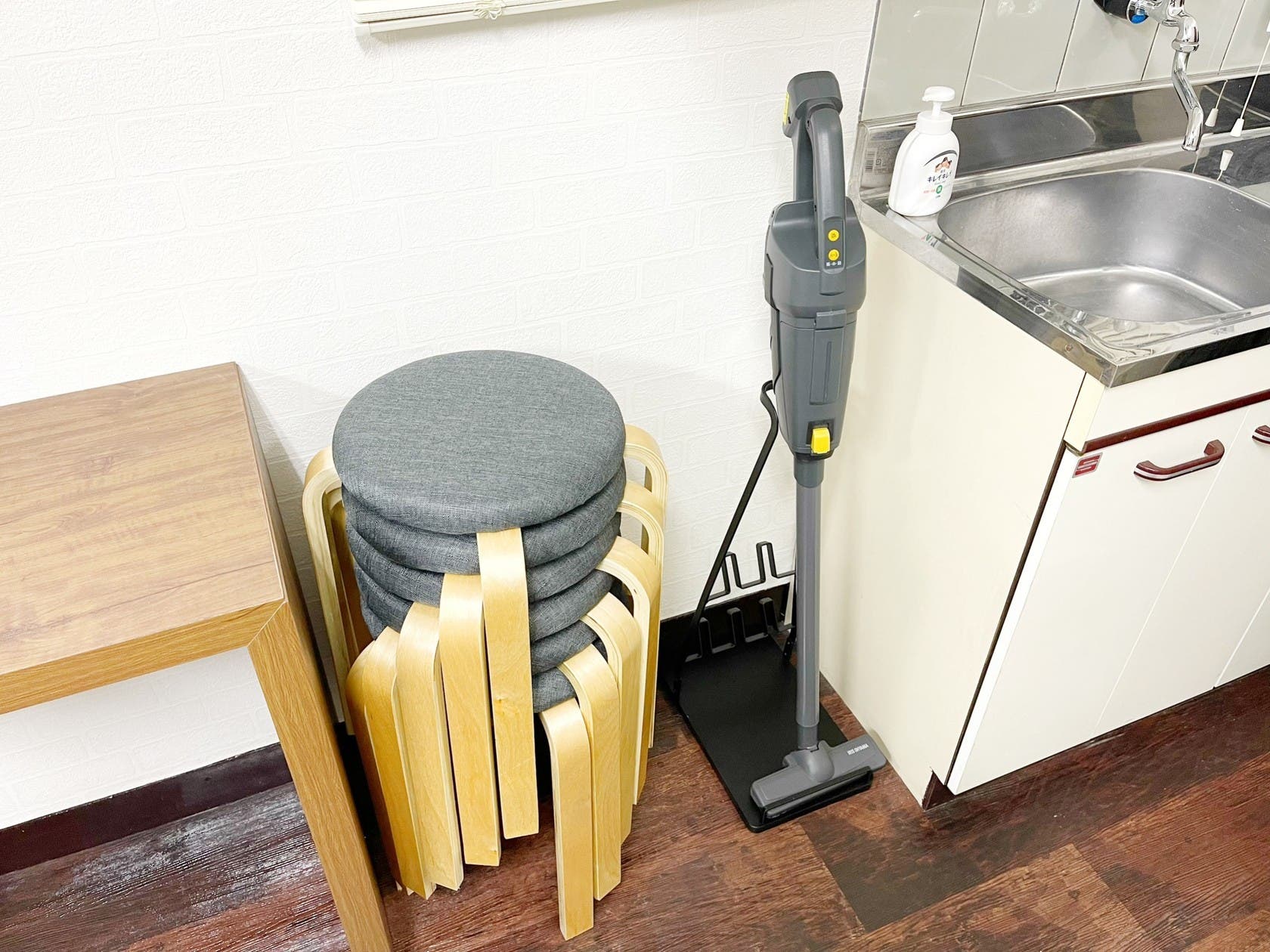 赤坂駅徒歩2分・撮影スタジオ・3.9ｍ×6.9ｍの白バック・スタジオ面積撮58㎡・撮影用備品無料貸出し・令和５年３月オープン！の写真20