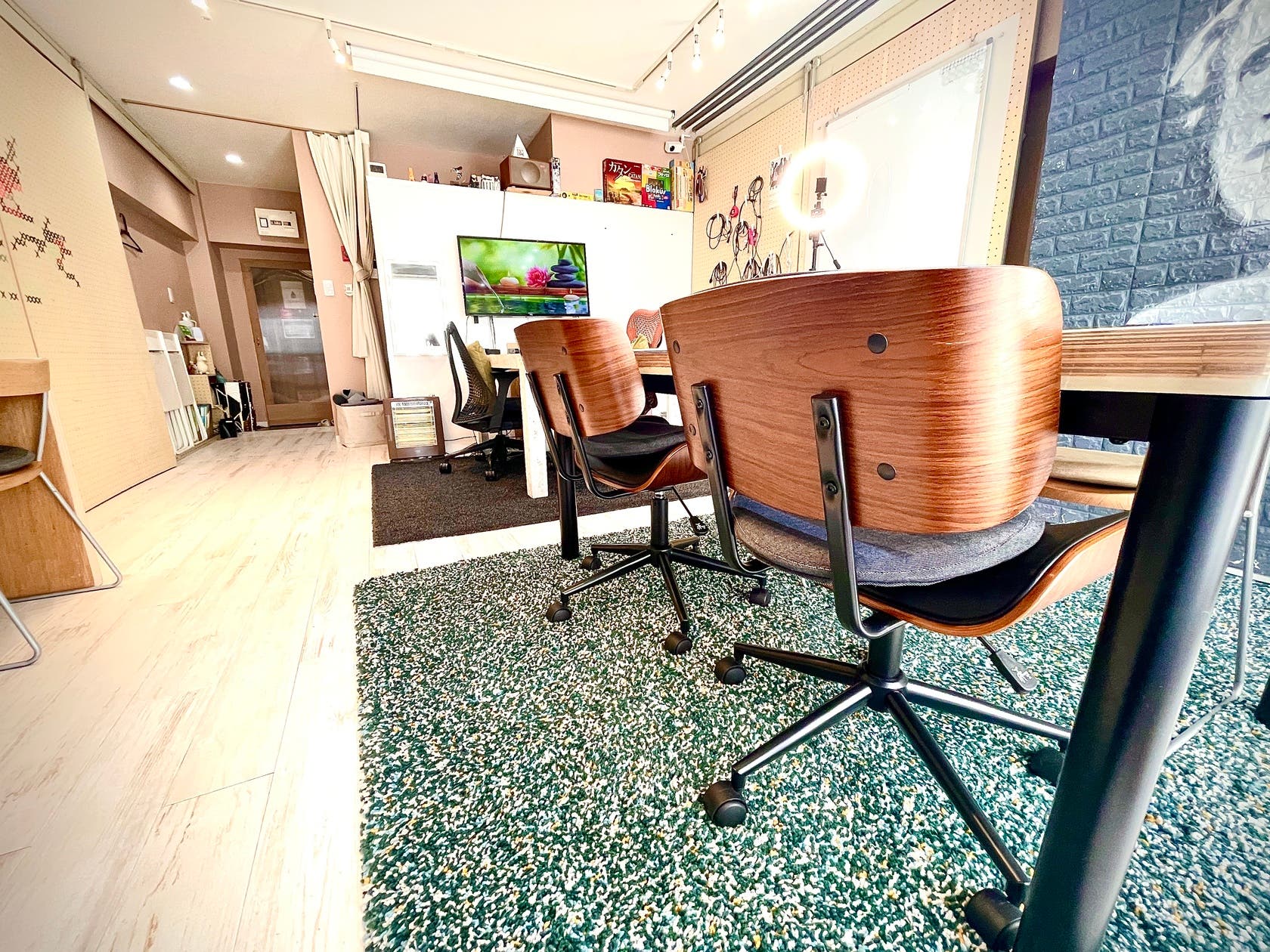 新宿/大久保🌸55インチ大型テレビ/忘年会/配信/作業/カードゲーム/ミシン　ゴミ回収可【プラスペ 東新宿】の写真10