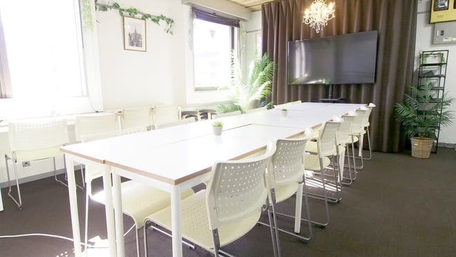 四ツ谷駅🚶♂️2分🍀最大20名可🍀 光WIFI/大モニター/ホワイトボード/施術ベッド備品全無料✨1日プラン有✨会議/ゲームの写真4