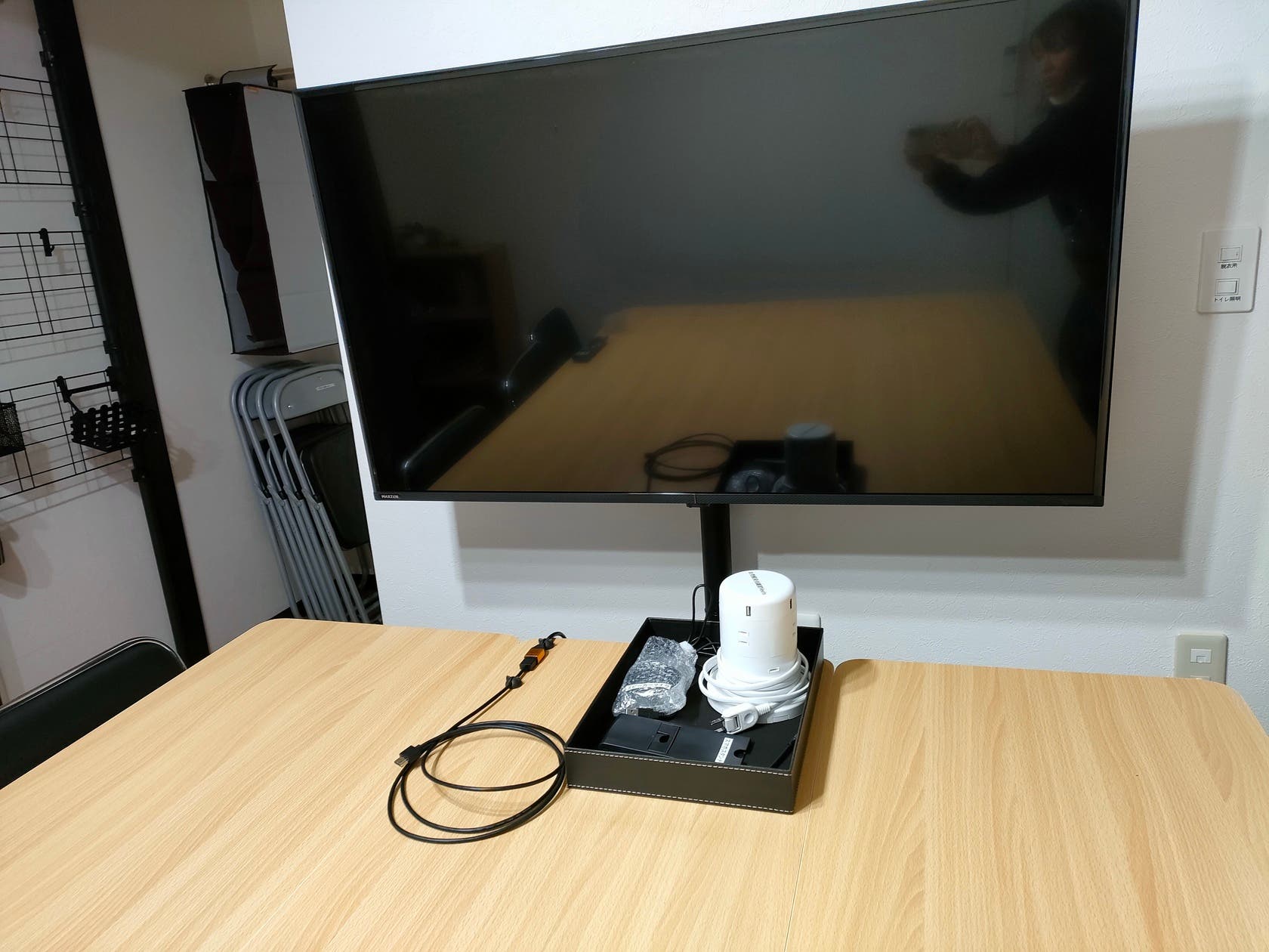 50インチTVのある完全個室貸会議室｜web会議・商談・面接・打合せ・勉強会・個人レッスンなどの写真8