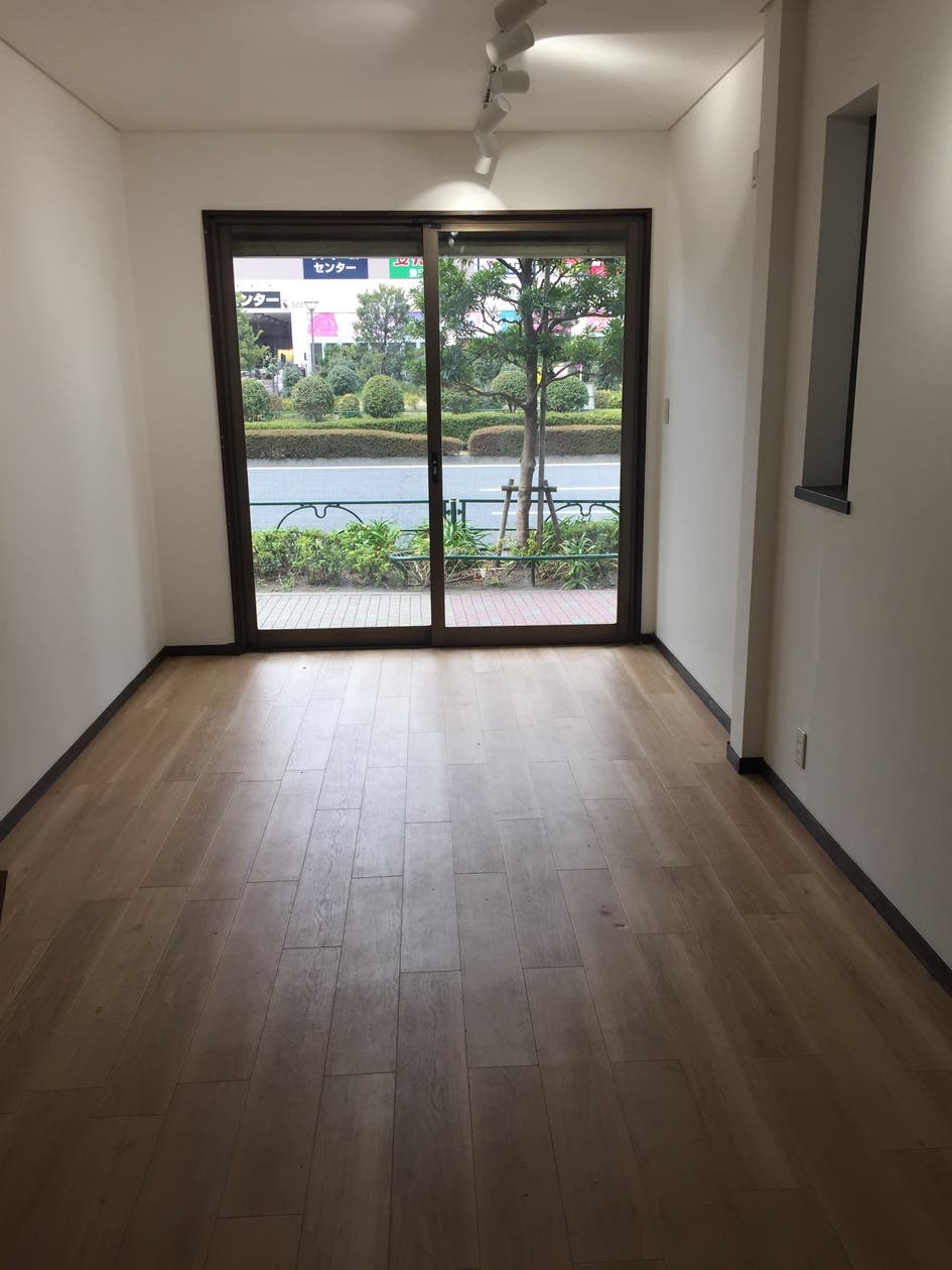 【豊洲駅徒歩3分】大通り沿いのポップアップ・ショップスペース！雑貨や服の販売、テストマーケティング等に最適の写真1