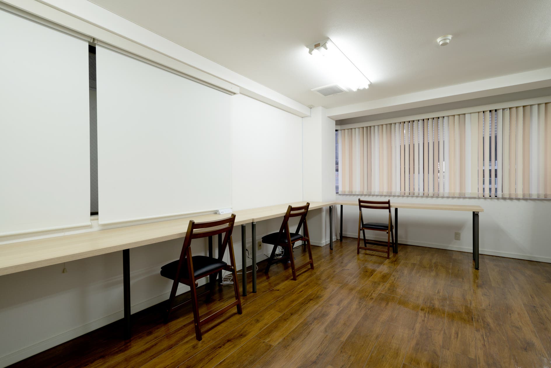 【1h〜京王線/笹塚駅6分】落ち着いた雰囲気、白背景の撮れるスタジオ【機材豊富使用方法説明あり。防音・照明付き・4面クロマキー】の写真9