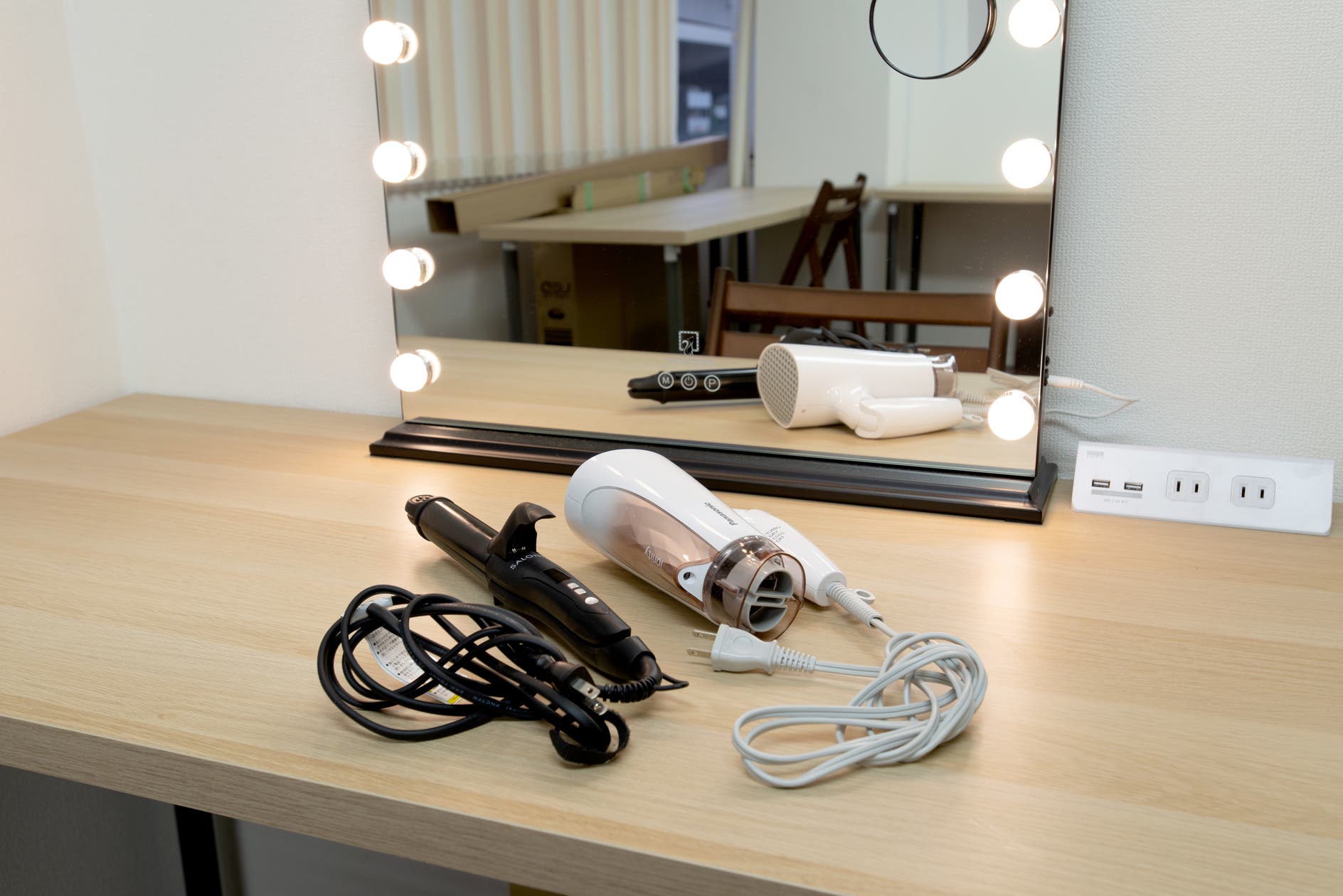 【1h〜京王線/笹塚駅6分】落ち着いた雰囲気、白背景の撮れるスタジオ【機材豊富使用方法説明あり。防音・照明付き・4面クロマキー】の写真11