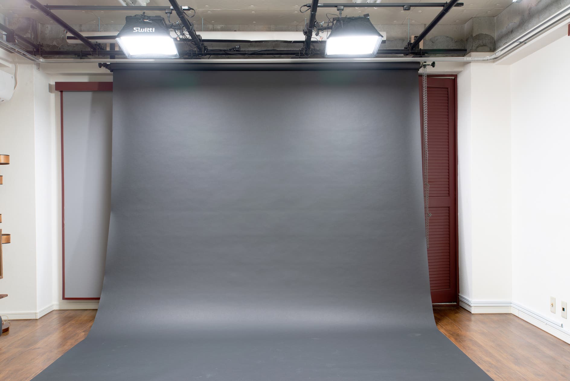 黒ペーパー背景の画像1