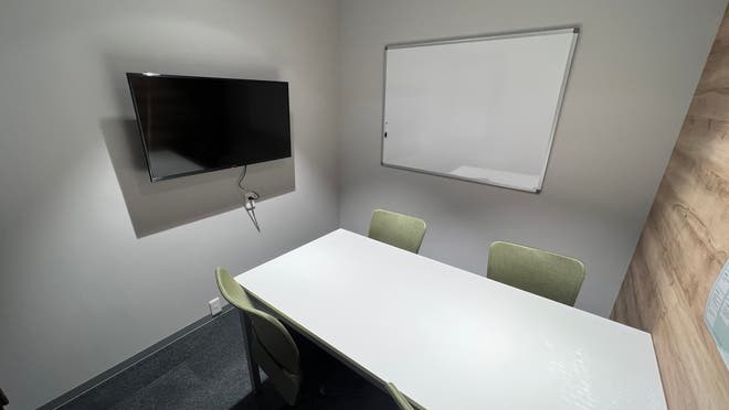 <1時間1,320円!>田町駅徒歩2分!モニター付完全個室の会議室!【RoomB(4名会議室)】の写真1