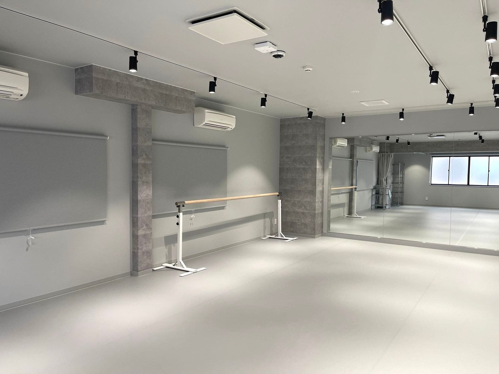 【Ｄスタジオ】本厚木駅南口徒歩1分！2023年オープンの多目的ダンススタジオです。【バレエ床】の写真5