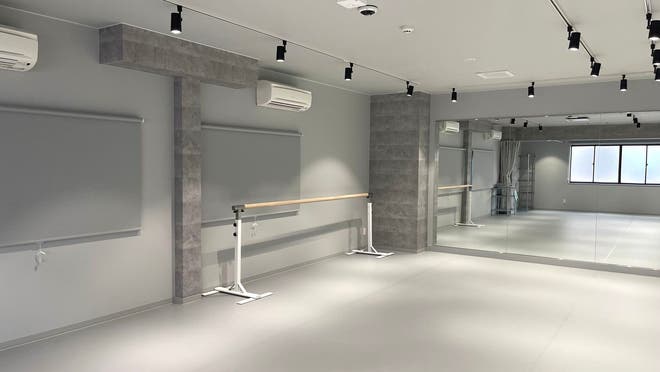 【Dスタジオ】本厚木駅南口徒歩1分!2023年オープンの多目的ダンススタジオです。【バレエ床】の写真5