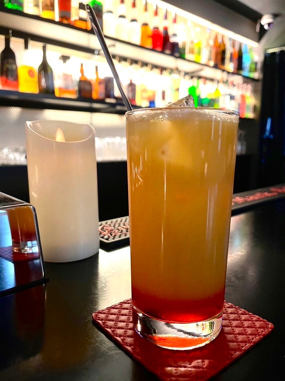 西院駅から徒歩3分のカラオケができる大型バースペースの写真6