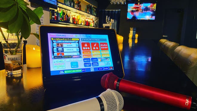 西院駅から徒歩3分のカラオケができる大型バースペースの写真3