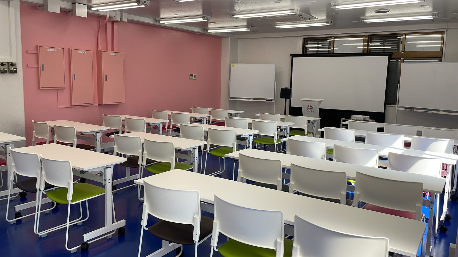 【旭橋駅徒歩3分】定員35+α名！プロジェクター含む備品・高速Wi-Fi無料！泉崎201会議室の写真7