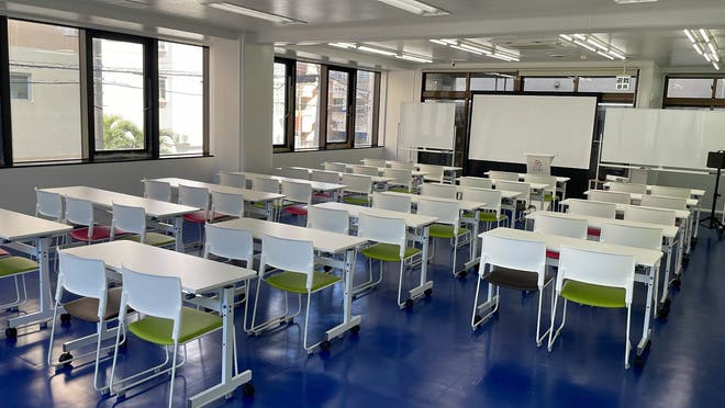 【旭橋駅徒歩3分】定員45+α名!プロジェクター含む備品・高速Wi-Fi無料!泉崎202会議室の写真4