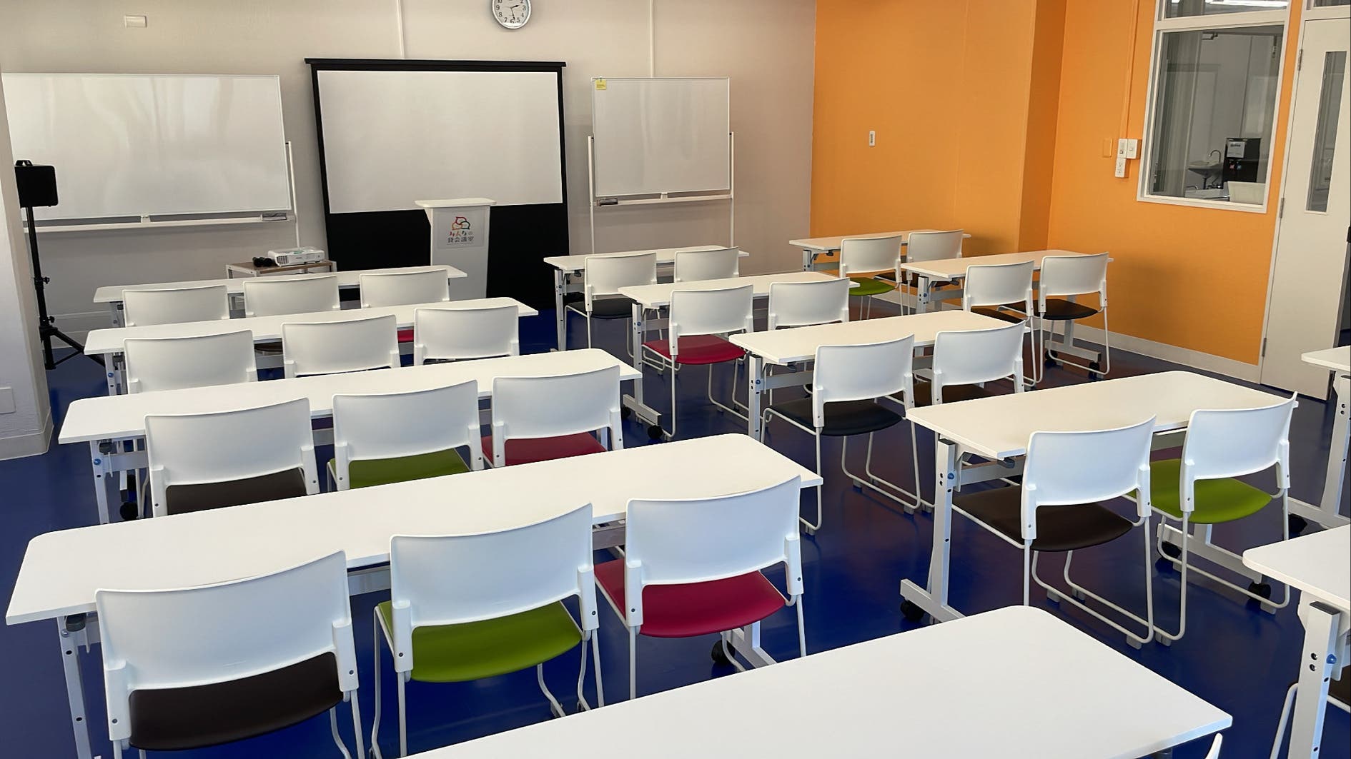 【旭橋駅徒歩3分】定員33+α名！プロジェクター含む備品・高速Wi-Fi無料！泉崎301会議室の写真5