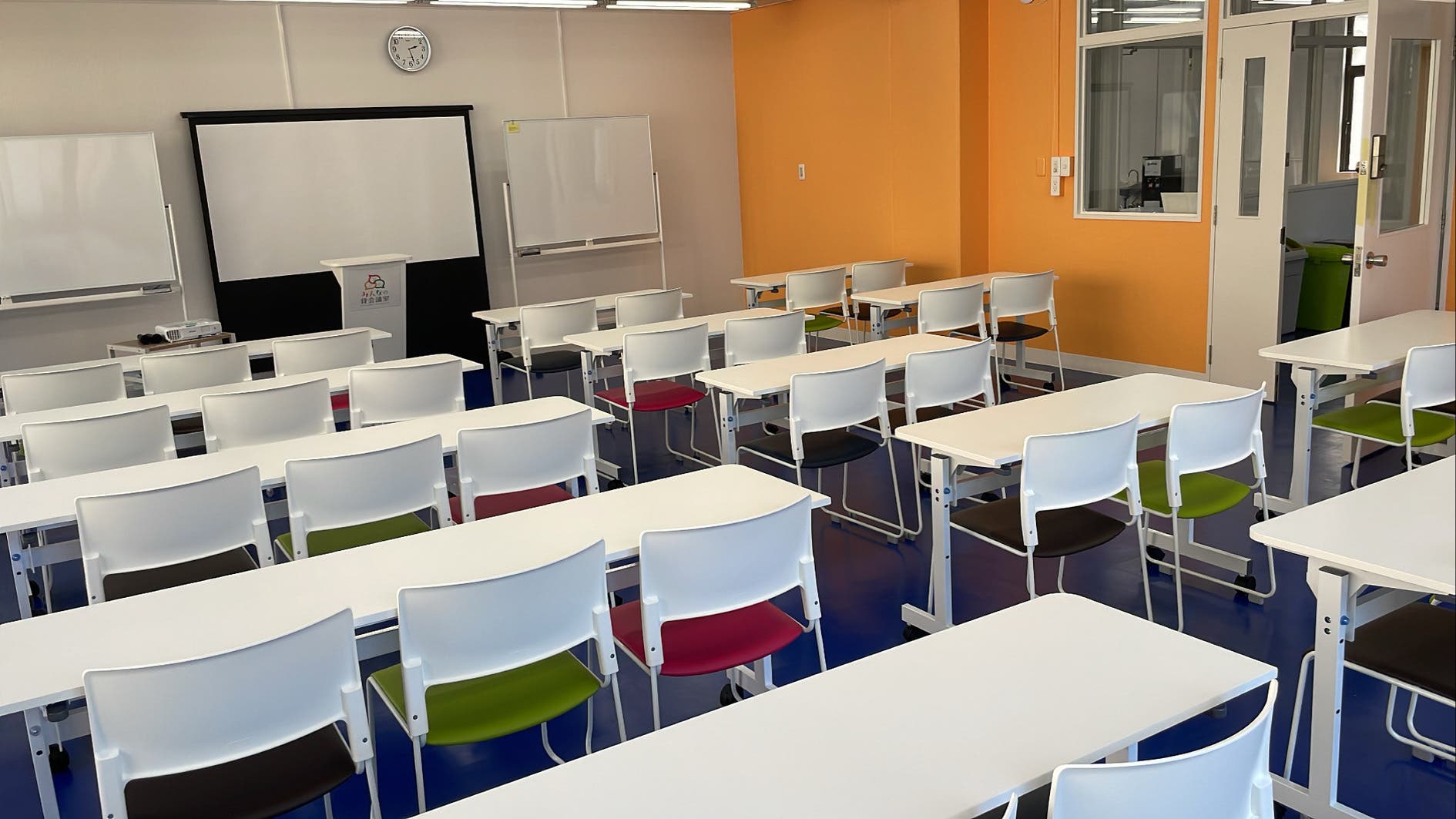 【旭橋駅徒歩3分】定員33+α名！プロジェクター含む備品・高速Wi-Fi無料！泉崎301会議室の写真6