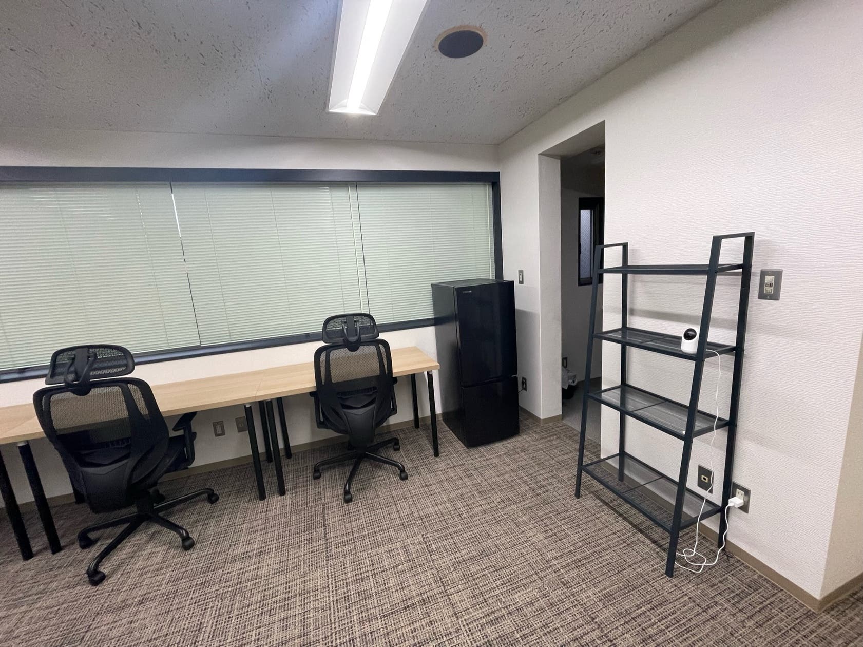 H席（4階コワーキング）1名分の利用（複数名でのご利用は人数分の予約をお願いします）の写真4