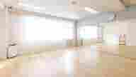 【烏丸御池駅徒歩4分】大型鏡の明るいレンタルスタジオ|ダンス・ヨガ・ピラティス・演劇練習の写真2