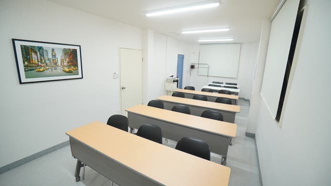 <ロード会議室>本町駅4分・20名収容!光Wi-Fi📶プロジェクター無料🎥セミナー/会議/ワークショップ/ボードゲームの写真7