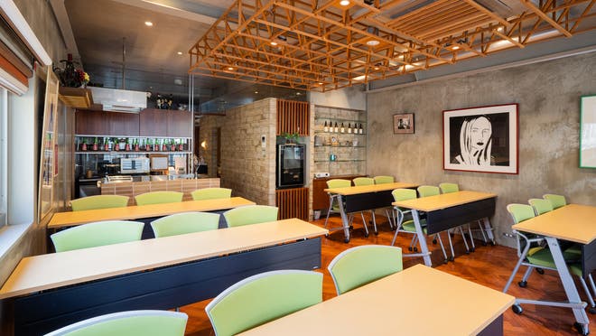 ムーンリバー 35㎡(サムシングビル4F・ミニキッチン付き)【鹿児島市 天文館にあるお洒落なレンタルスペース(Wi-Fi完備)】の写真1