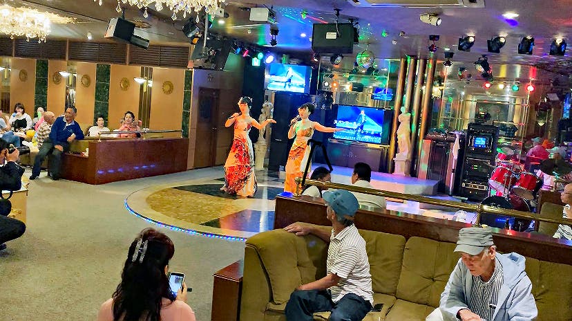 飲み放題プランありクラブ感覚のパ-ティ-イベントスペースの写真7