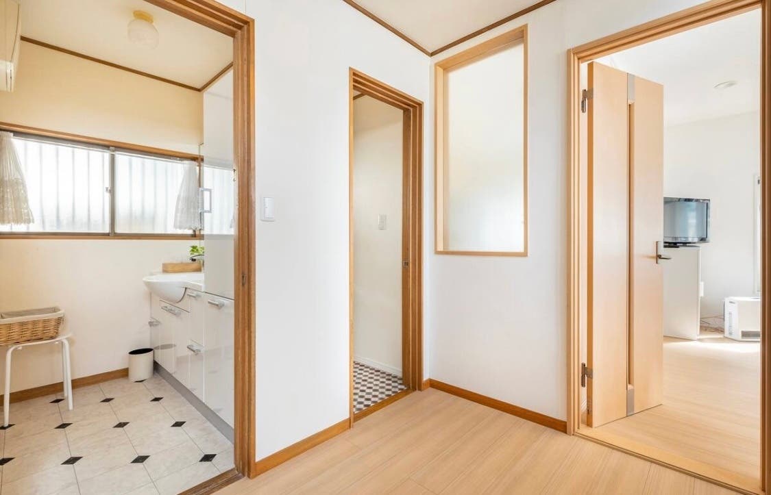 【元町中華街駅から徒歩6分の一軒家】自然光豊かなダイニング&キッチン♡　撮影・ホームパーティー・ワークショップなどに！の写真8